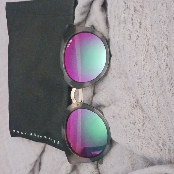 Quay Australia | Accessories | Quay Round Cateye Blkgrey Print Frame ...